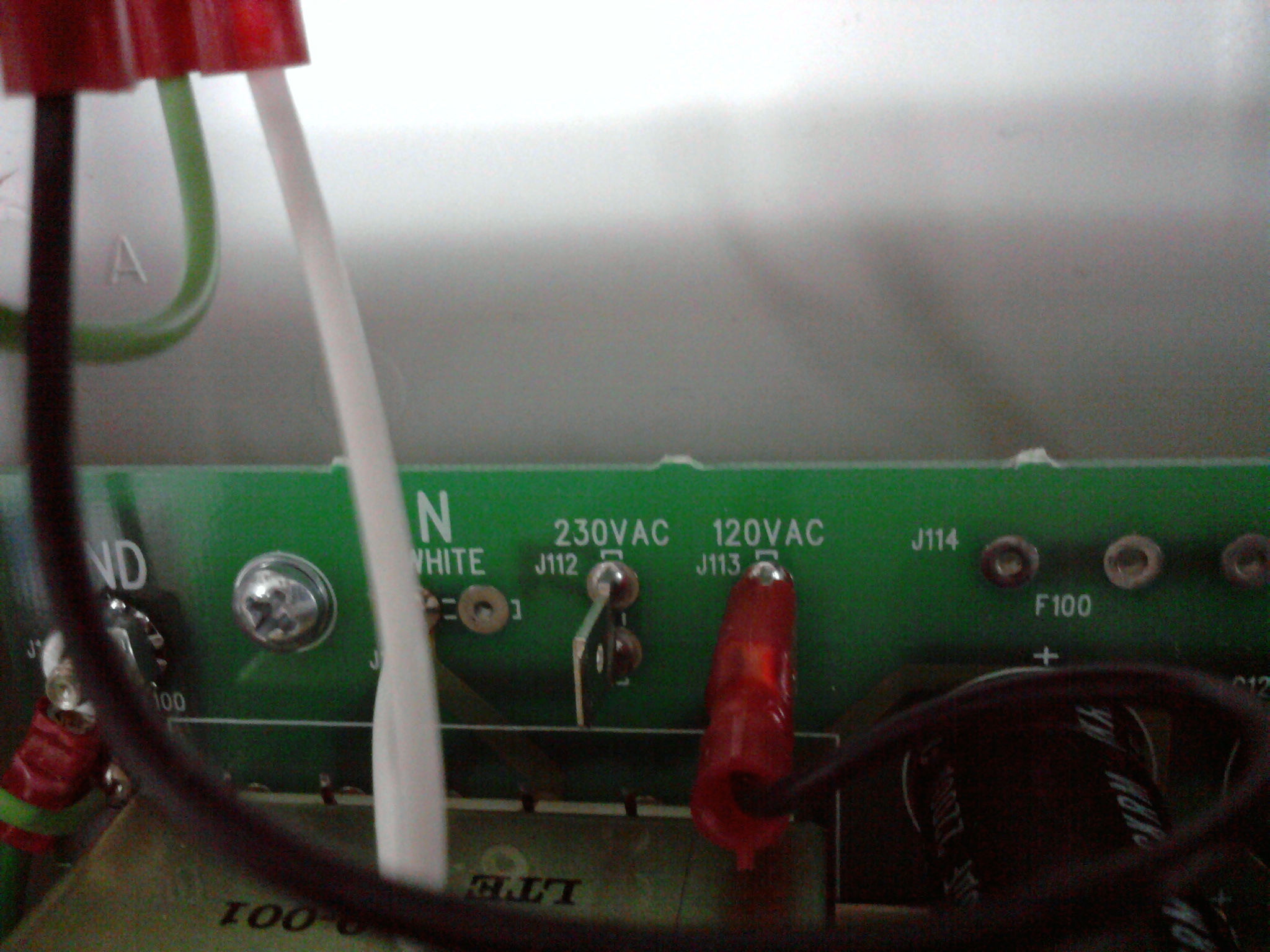 How do I set 4011A function generator to operate with 220V AC Line input?